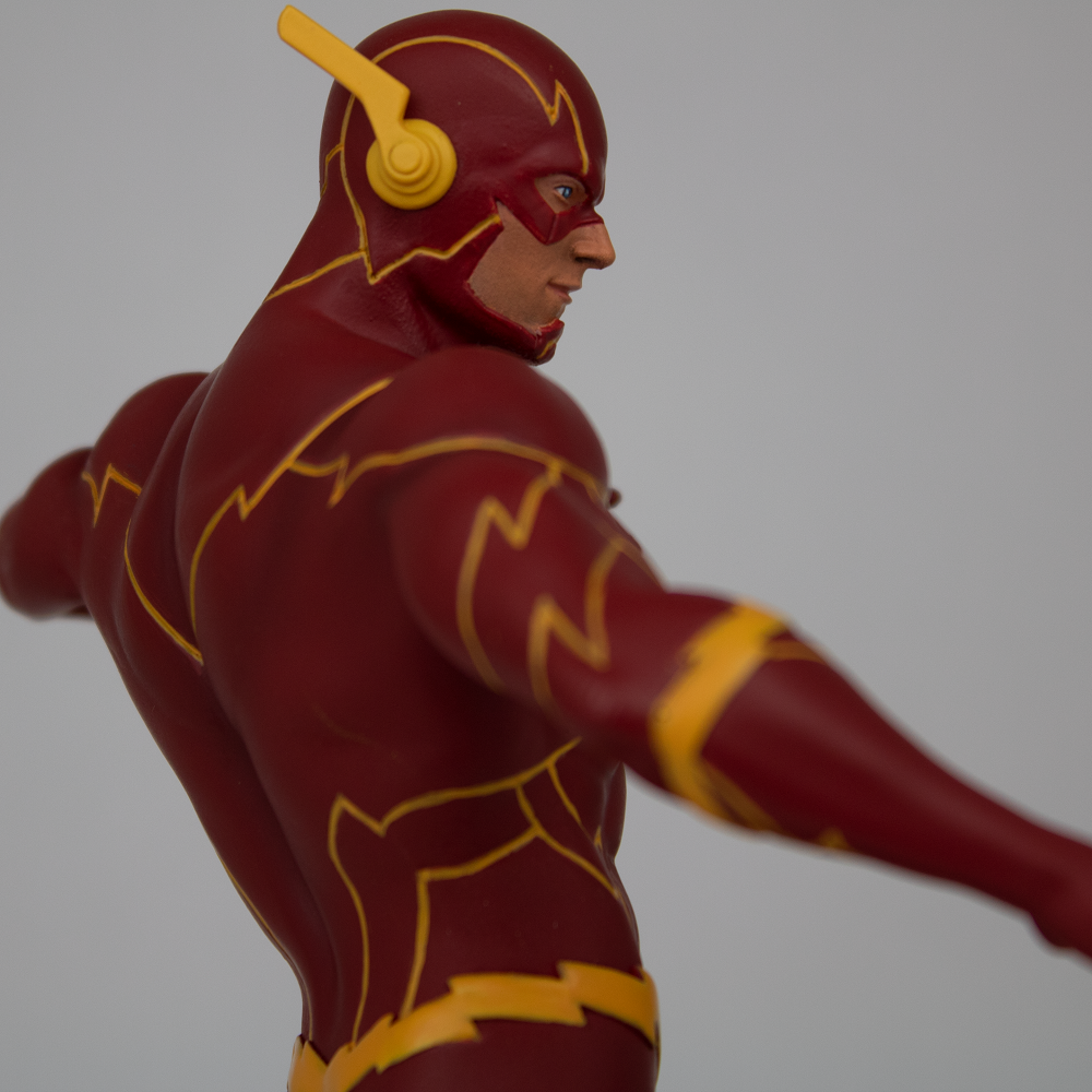 GameStop Exclusive Flash Statue Icon Heroes DC Comics